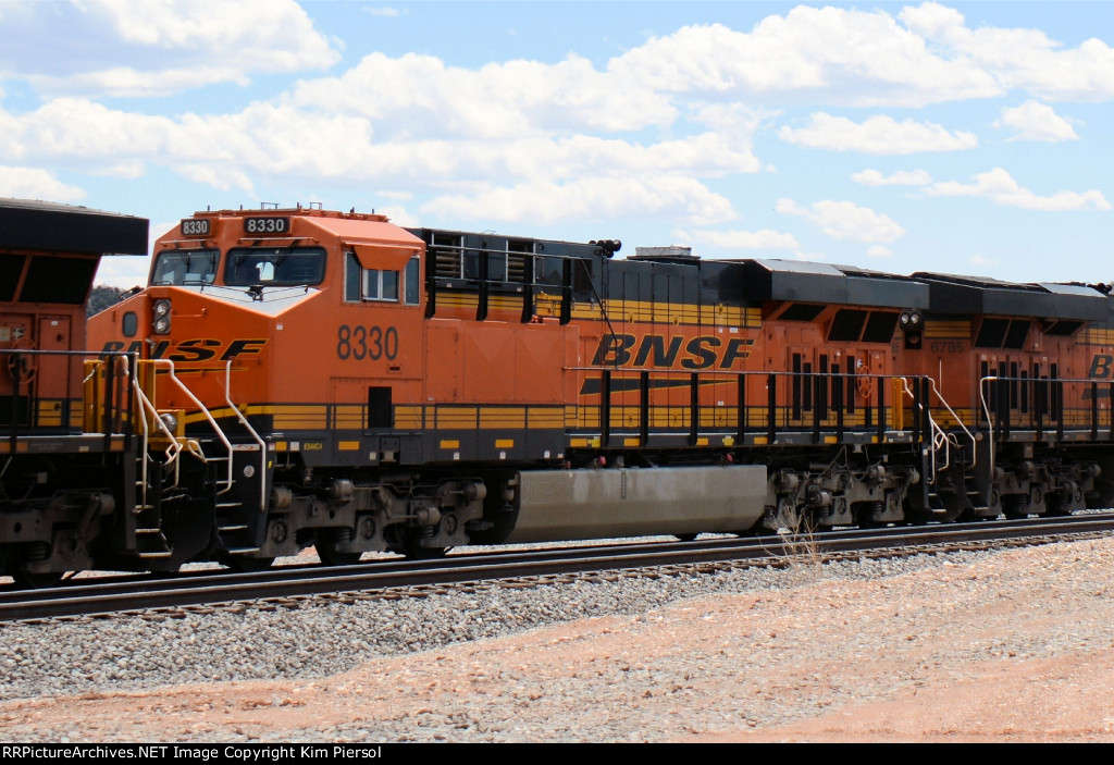 BNSF 8330